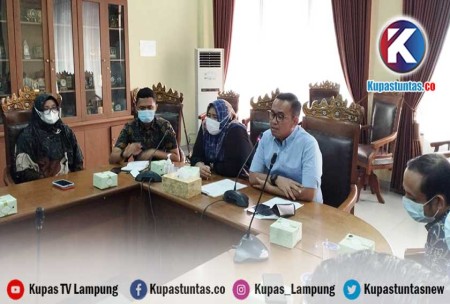 Kupas Tuntas - Soal Gaji Guru Honorer di Bandar Lampung Tak Kunjung Cair, Rizaldi Adrian : Kita ...