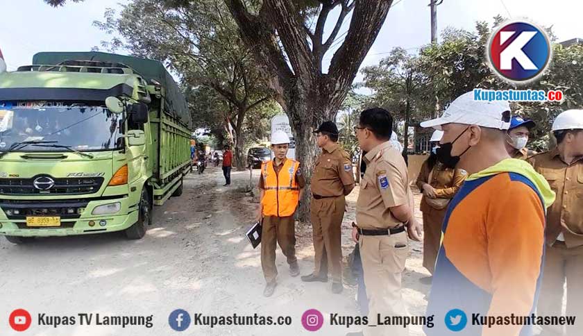 Kupas Tuntas - Dianggarkan Rp 627 Juta, Jalan Sutan Syahrir Metro Lampung Mulai Diperbaiki
