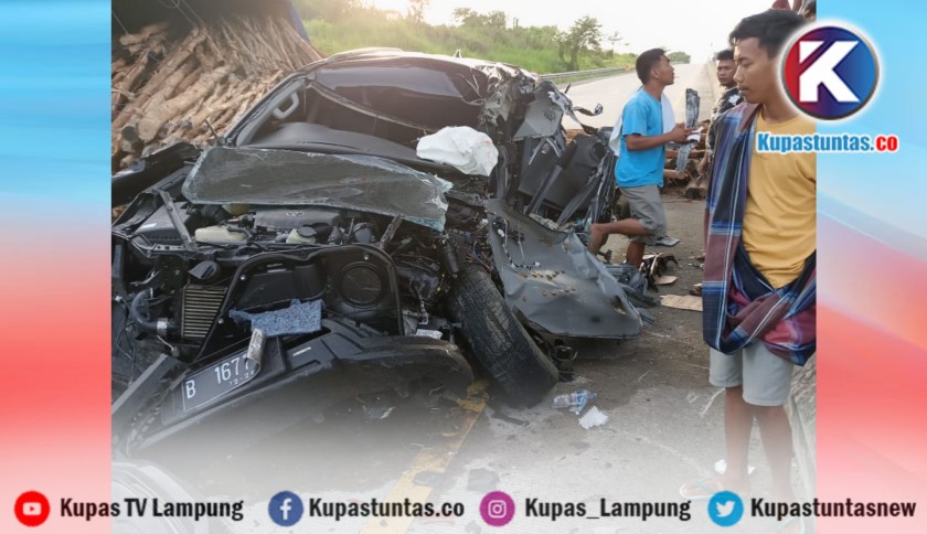 Kupas Tuntas - Fortuner Ringsek Parah Usai Tabrakan dengan Truk di Ruas Tol Bakter KM 57 Lamsel