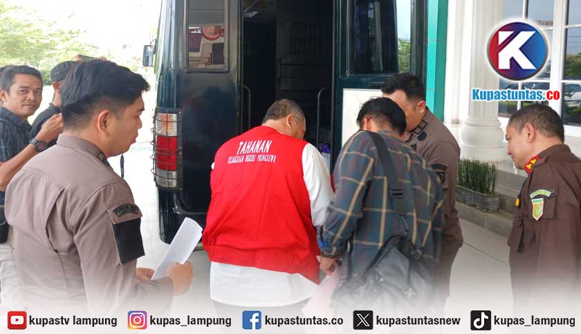 Kupas Tuntas - Kejari Pringsewu Tahan Mantan Kepala Bapenda Pringsewu Atas Dugaan Korupsi BPHTB