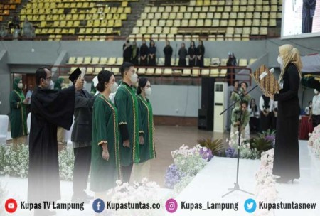 Kupas Tuntas - 20 Mahasiswa FK Unila Ikuti Sumpah Program Profesi Dokter Periode IV