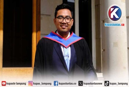 Kupas Tuntas - Alumnus FH Unila I Ketut Dharma Putra Raih Beasiswa Chevening di Queen Mary ...