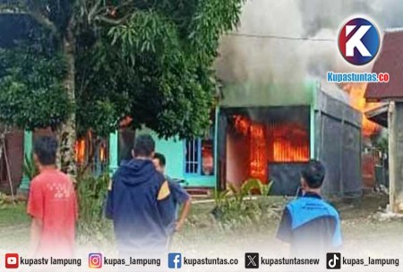 Kupas Tuntas - Breaking News, Rumah di Kelurahan Pasar Liwa Lambar Terbakar