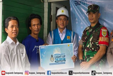 Kupas Tuntas - Gapai Berkah di Bulan Ramadhan, Donasi Pegawai PLN UID Lampung Nyalakan Sambungan ...