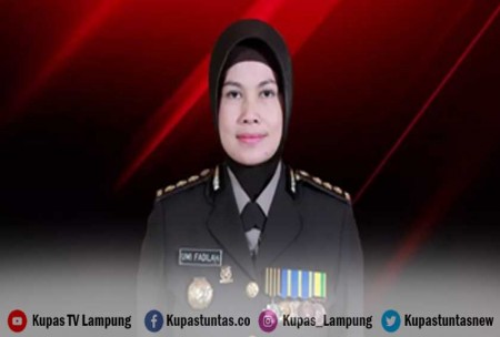 Kupas Tuntas - Jabat Kabid Humas Polda Lampung Baru, Berikut Profil Kombes Pol Umi Fadilah ...