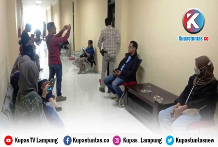 Kupas Tuntas - Kadinkes Provinsi Lampung Reihana Kembali Diperiksa Polda Lampung