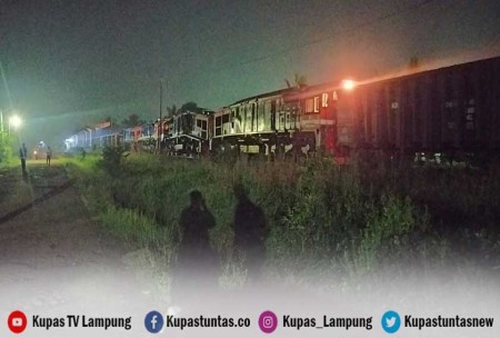 Kupas Tuntas - Kecelakaan Kereta Babaranjang di Lamteng, Keberangkatan Kereta di Stadiun Tanjung ...