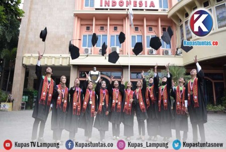 Kupas Tuntas - Keren! Universitas Teknokrat Indonesia Raih Peringkat 2 PTS Terbaik Indonesia ...