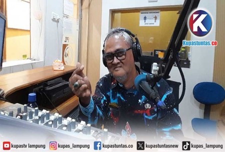 Kupas Tuntas - Kisah Inspiratif Budi Metik, Penyiar Legendaris Kota ...