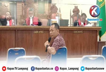 Kupas Tuntas - Kombes Joko Sumarno Serahkan Rp150 Juta ke Karomani ...