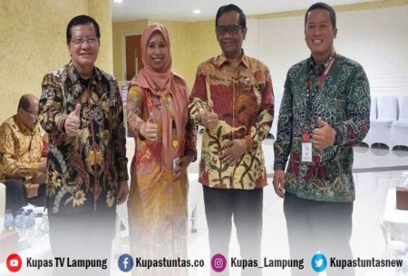 Kupas Tuntas - Konferensi FRI, Rektor Universitas Teknokrat Jalin Komunikasi dengan Menko ...