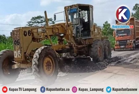 Kupas Tuntas - Mirip Legenda Roro Jonggrang, Perbaikan Jalan Rusak Dikebut Semalam, Begini ...