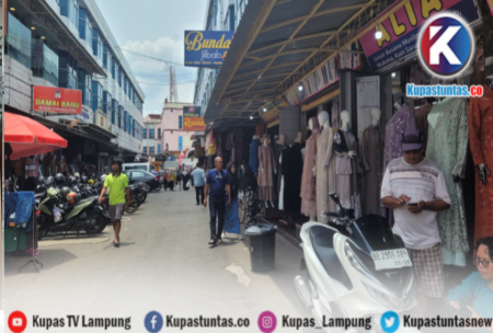 Kupas Tuntas - Pedagang Pasar Bambu Kuning Keluhkan Sepi Pembeli