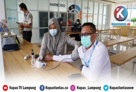 Kupas Tuntas - Pelindo Regional 2 Panjang Bersama Kantor Kesehatan Pelabuhan Gelar Vaksinasi Tahap 3