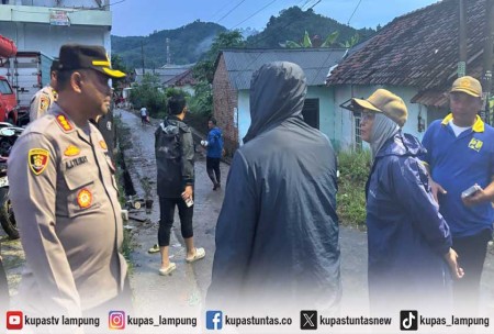 Kupas Tuntas - Pemkot Bandar Lampung Sigap Tangani Banjir, Tim Gabungan Turun ke Lokasi Terdampak