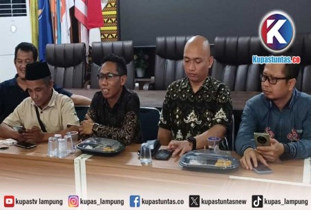 Kupas Tuntas - Pilkada 2024, KPU Lampung Timur Resmi Tetapkan Ela – Azwar dan Dawam – Ketut ...