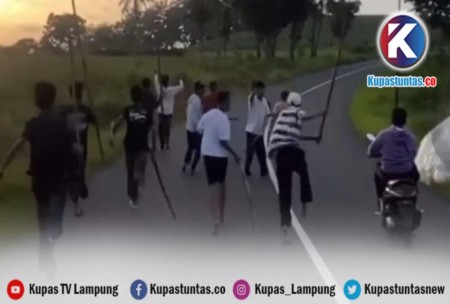 Kupas Tuntas - Polisi Telusuri Video Viral Sekelompok Remaja Bawa Sajam ...