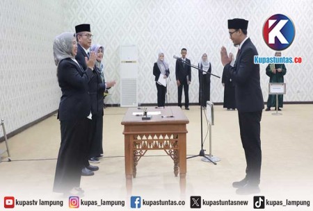Kupas Tuntas - Rektor Unila Lantik Tujuh Pejabat Fungsional Baru