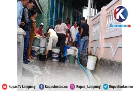 Kupas Tuntas - Sudah 5 Minggu, Warga TBT Bandar Lampung Keluhkan Krisis Air Bersih