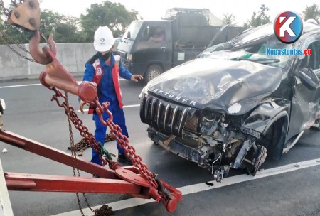Kupas Tuntas - Toyota Fortuner Ringsek Parah di Tol Terbanggi KM 97 ...