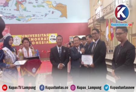 Kupas Tuntas - Universitas Teknokrat Indonesia Beri Penghargaan kepada 121 Mahasiswa dan 21 ...