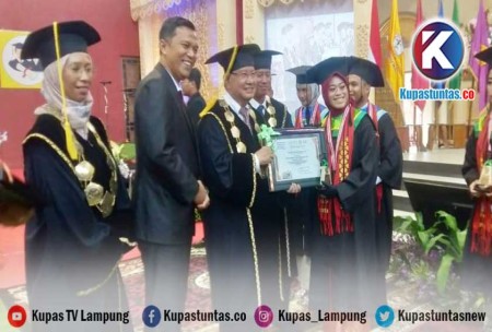 Kupas Tuntas - Universitas Teknokrat Wisuda 561 Mahasiswa, Warek Mahathir: Kampus Unggul ...