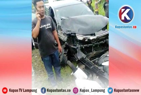Kupas Tuntas - Viral! Kecelakaan Maut Mobil Vs 2 Motor Terjadi di Lamsel, 2 Orang Dikabarkan Tewas