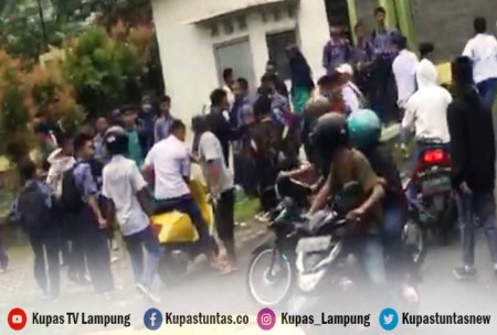 Kupas Tuntas - Viral Video Diduga Tawuran Antar Pelajar di Metro, Ini Kata Kadisdikbud