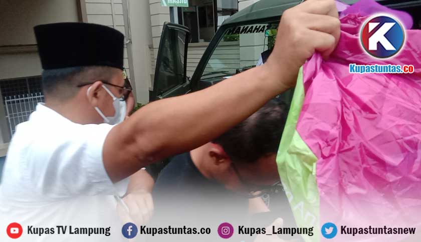 Kupas Tuntas - Terdakwa Korupsi Sampah DLH Bandar Lampung Haris Fadilah ... Kupas Tuntas - Terdakwa Korupsi Sampah DLH Bandar Lampung Haris Fadilah ...